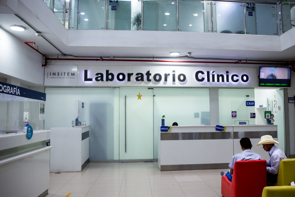 Laboratorio Clínico - Clínica Izaguirre